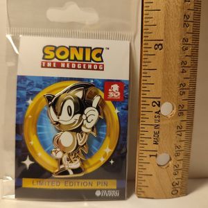 Sega | Jewelry | Sonic Limited Edition Collectible Enamel Pin Official ...